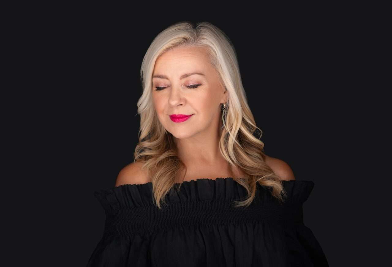 Home - Laura Thomas Author